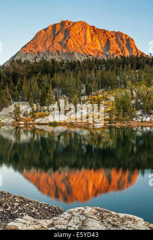 Fletcher Peak reflected in Boothe Lake, Vogelsang region, Yosemite ...