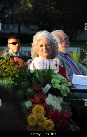 Rose Bowl Parade Grand Marshal and women's tennis great Billie Jean ...