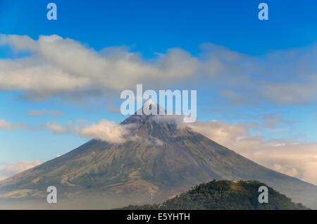 The perfect cone of Mayon Volcano, South of Luzon, Philippines Stock ...