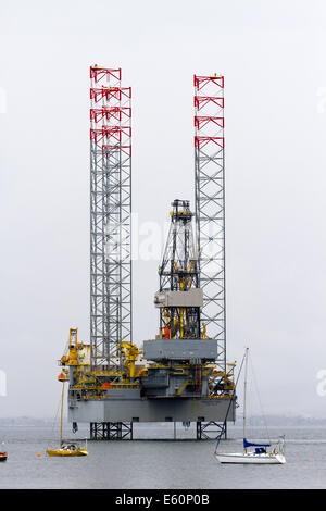 The two Jack-Up offshore north sea drilling oil rigs, Galaxy II and ...