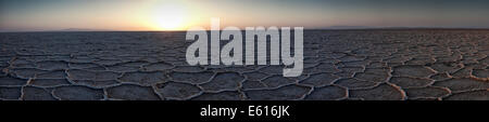 Dasht-e Kavir salt desert, Semnan, Iran Stock Photo - Alamy