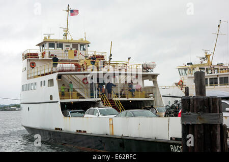 cross sound ferry unloading from Orient Point Long Island Stock Photo ...