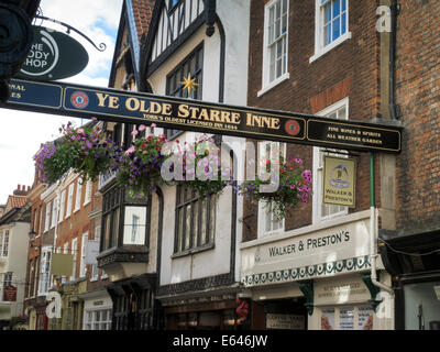 Ye Olde Starre Inne Stonegate York Yorkshire England Stock Photo - Alamy