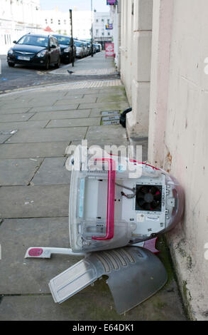 iMac computer thrown away on sidewalk Stock Photo - Alamy