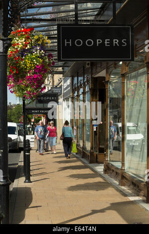 Harrogate Shops and People Stock Photo - Alamy