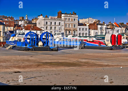 Your Fastest Ferry Link from Portsmouth (Southsea) - Isle of Wight ...