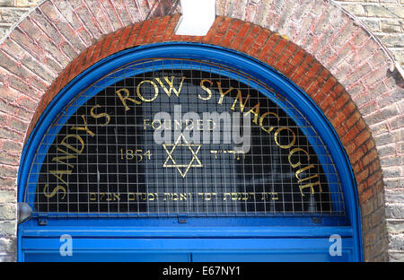 Wire mesh protecting the windows of the Sandys Row Synagogue. London ...