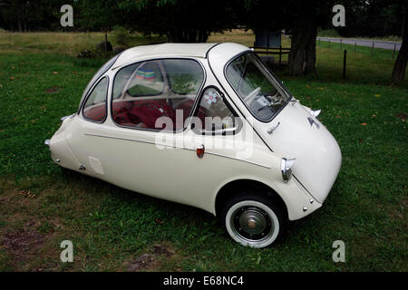 Heinkel Kabine microcar from 1956 with lightweight homemade camping ...