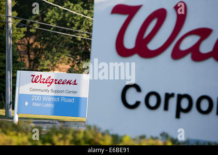 The headquarters of Walgreens in Deerfield, Illinois Stock Photo - Alamy
