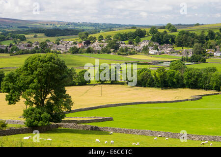 The village of Austwick in The Yorkshire Dales winter England Stock ...