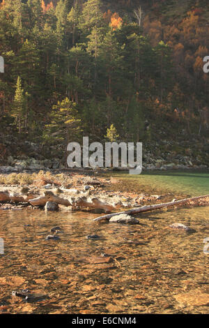Pure mountain lake, Inspiring wilderness of Alpine Stock Photo - Alamy