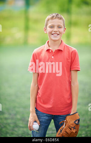 Portrait of a boy with baseball glove Stock Photo - Alamy