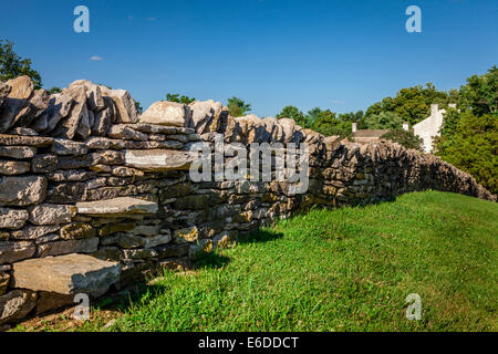 Traditional stone fence in Kentucky Stock Photo - Alamy