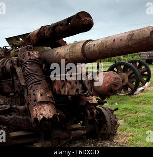 Weapons at the Maisy German World War Two battery in Normandy Stock ...