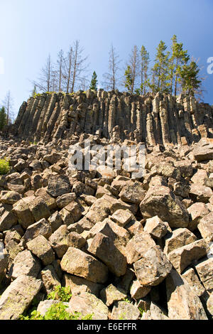 Rock with hexagonal basalt columns Stock Photo - Alamy