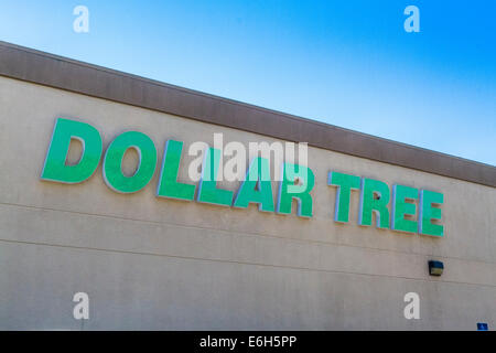 Dollar Tree in Modesto California USA Stock Photo - Alamy