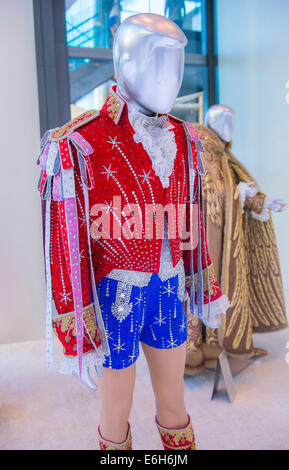 Liberace costume at the "Liberace and The Art of Costume" exhibition in ...