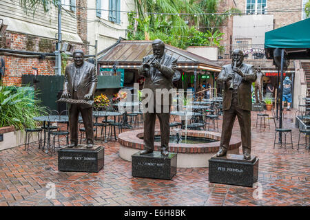 Statue of music legend Pete Fountain in New Orleans Musical Legends ...