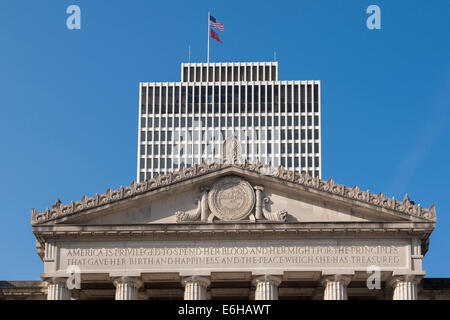 William Snodgrass Tennessee Tower behind memorial at the War Memorial ...