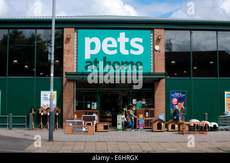 Pets at Home, exterior of shop with sign, UK Stock Photo - Alamy