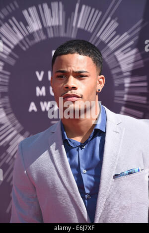 Actor Jordan Calloway arrives at the 2014 MTV Video Music Awards at the ...