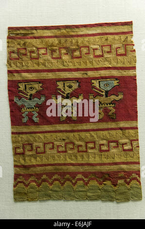 Nazca textil, Nazca culture 100 AC-800 AC Perú Stock Photo - Alamy