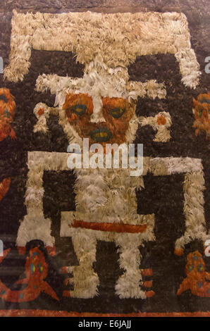 Nazca textil, Nazca culture 100 AC-800 AC Perú Stock Photo - Alamy