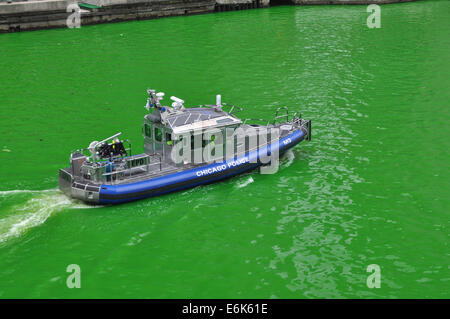 Chicago Police - boat on Chicago River Stock Photo - Alamy