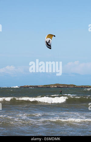 Kite surfing, Boating Beach, Cymyran beach, Rhosneigr, Anglesey, North ...