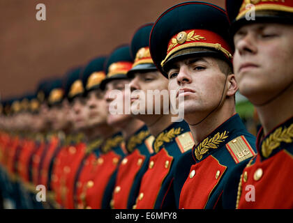 Russian navy honor guard welcomes a U.S. Navy admiral aboard the ...