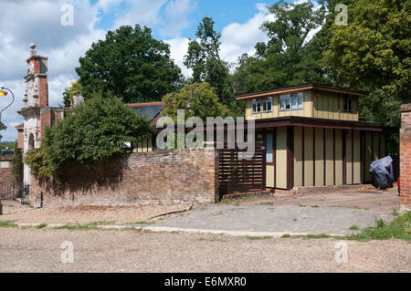 Timber framed houses in Walter Way Lewisham built on the Walter Segal ...