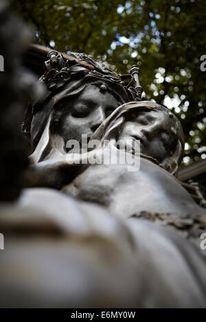 Queen Alexandra Statue at the Royal London Hospital, London, UK Stock ...