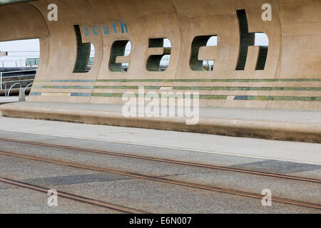 South Beach Wave Wall, Blackpool Stock Photo - Alamy