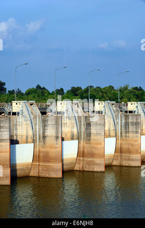 Water flowing from the dam, Water Gates for Irrigation Stock Photo - Alamy