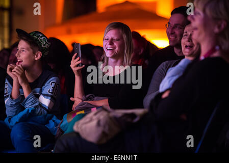 Audience laughing and enjoying stand-up comedy at Festival Lent ...