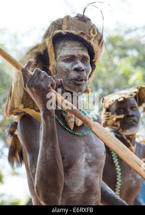 Ethiopia - traditional dance of the men from the Anyuak tribe Stock ...
