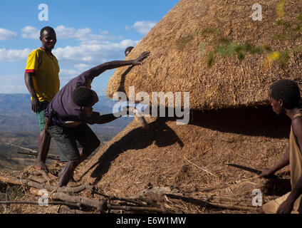 Konso Tribe Men Building A Mora, The Common House, Konso Village, Omo ...