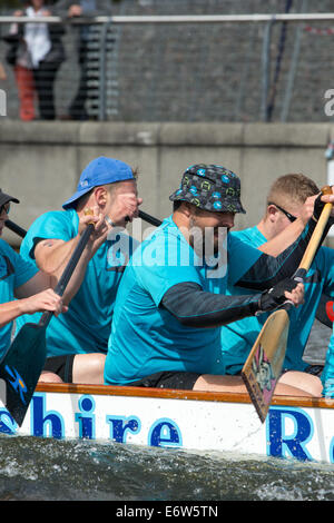 BDA National League dragon boats race at Caldecotte lake Milton Keynes ...