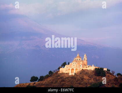 Volcano of Popocatepetl in Mexico Stock Photo - Alamy