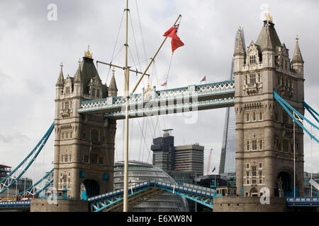 Sailing boat under an opening bascule bridge Stock Photo - Alamy