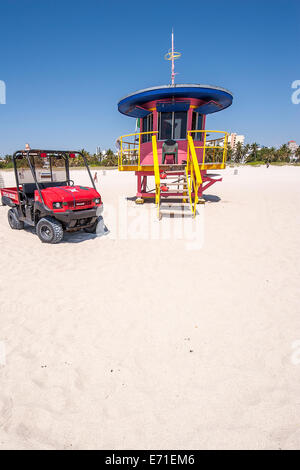 Pink art deco lifeguard tower closed up on beach in Miami Florida USA ...