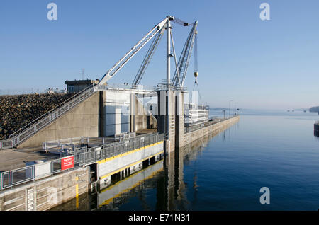 USA, Mississippi, Tennessee-Tombigbee Waterway, Aberdeen Lock. (Large ...