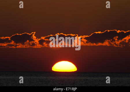 Sunset over surface of the beautiful Superior Lake Stock Photo - Alamy