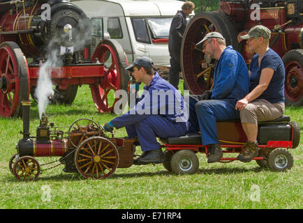 a model fairground traction engine Stock Photo - Alamy