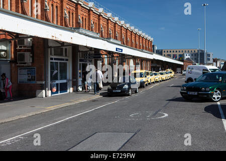 Bournemouth Railway Station, Taxi Rank, taxis waiting for hire, Dorset ...