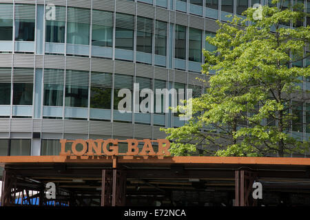 The Long Bar and the Lawn, Spinningfields, Manchester, England, UK ...