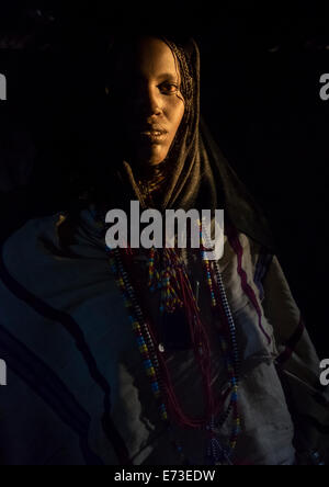 Karrayyu Tribe Woman Inside Her House Lighten By A Ray Of Light ...