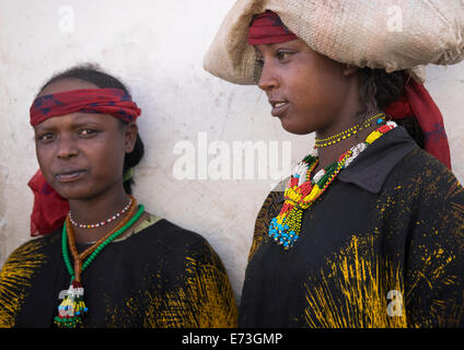 Harari Women In Traditional Costume, Harar, Ethiopia Stock Photo - Alamy