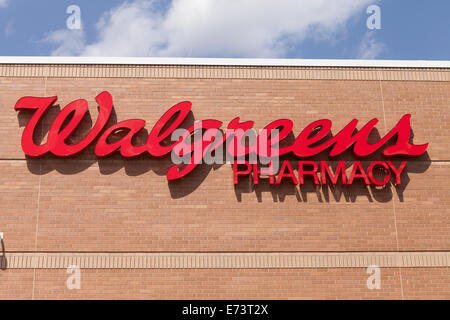 Walgreens Pharmacy - Virginia USA Stock Photo - Alamy