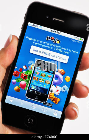 iPhone screen showing Pogo games website Stock Photo - Alamy